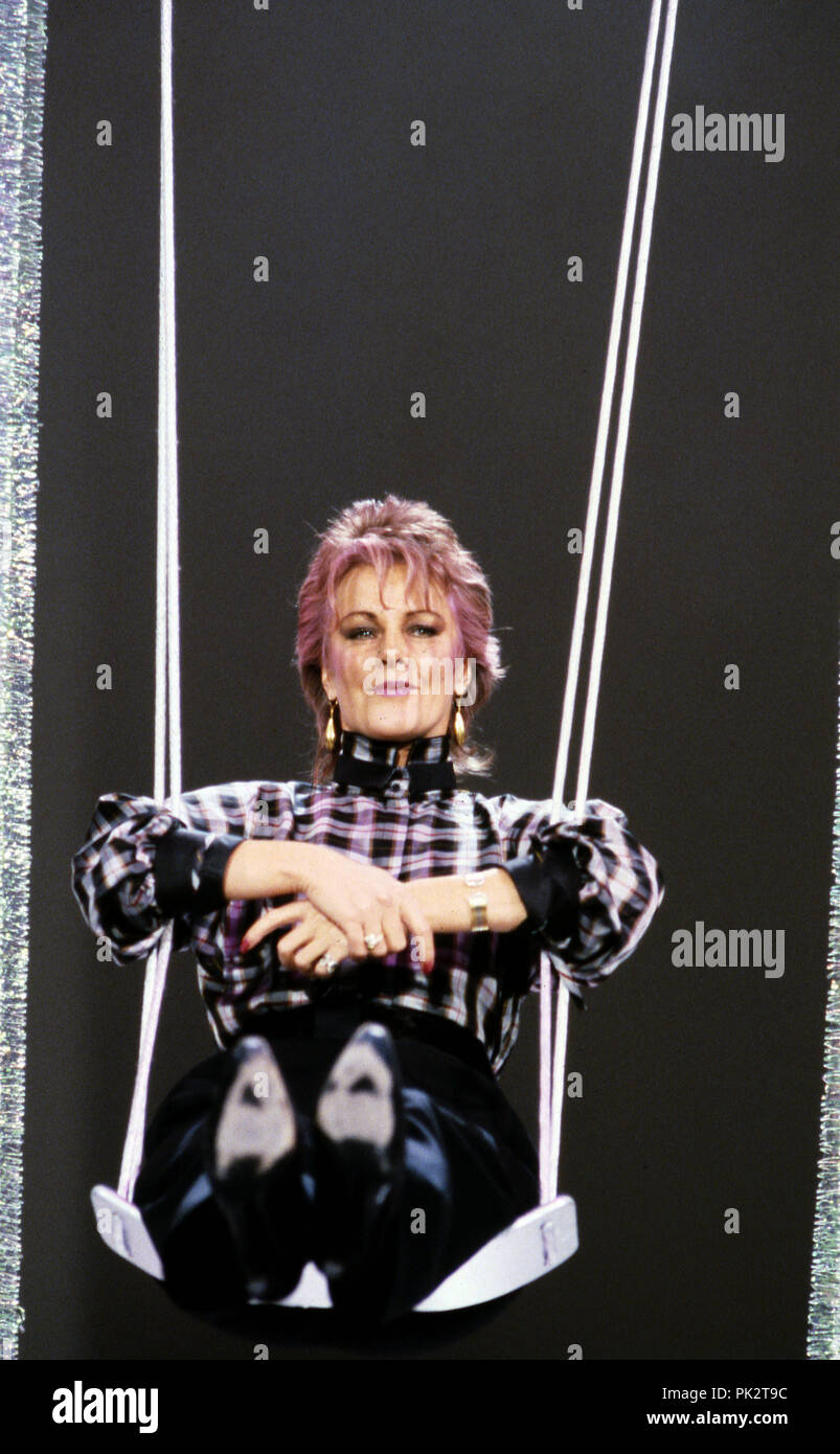 Frida - ABBA - Germany - September 1982, visit Showexpress with Michael ...