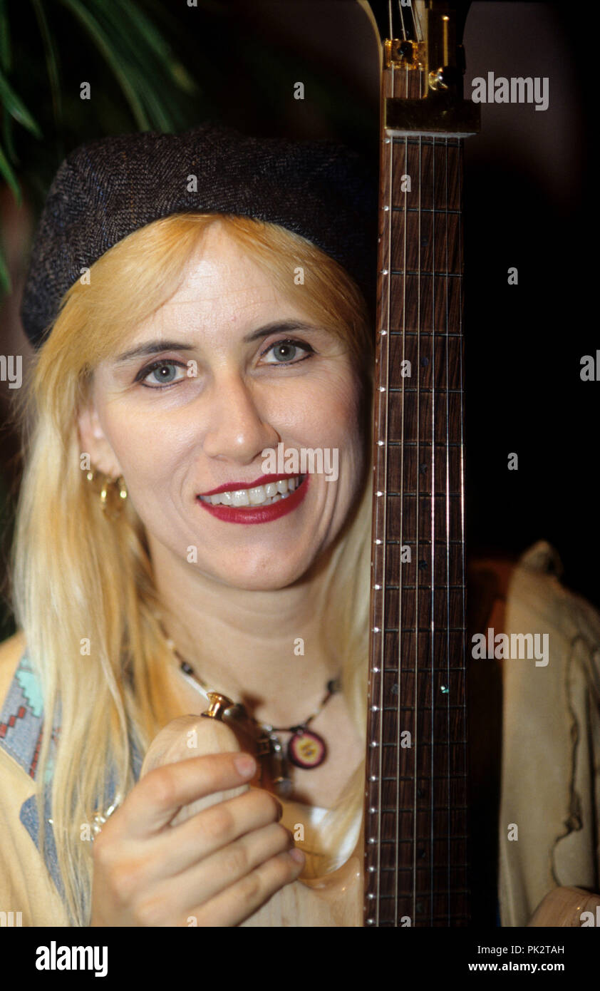 Jennifer batten hi-res stock photography and images - Alamy