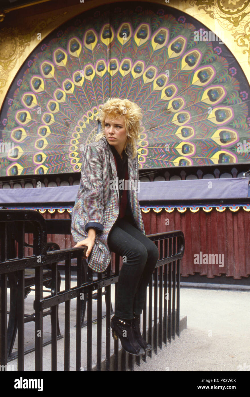 Kim wilde singer 1982 hi-res stock photography and images - Alamy