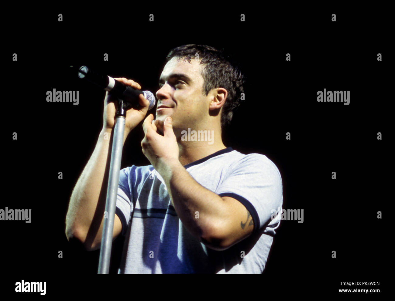 Robbie Williams on 29 January 1998 in Dublin | usage worldwide Stock ...