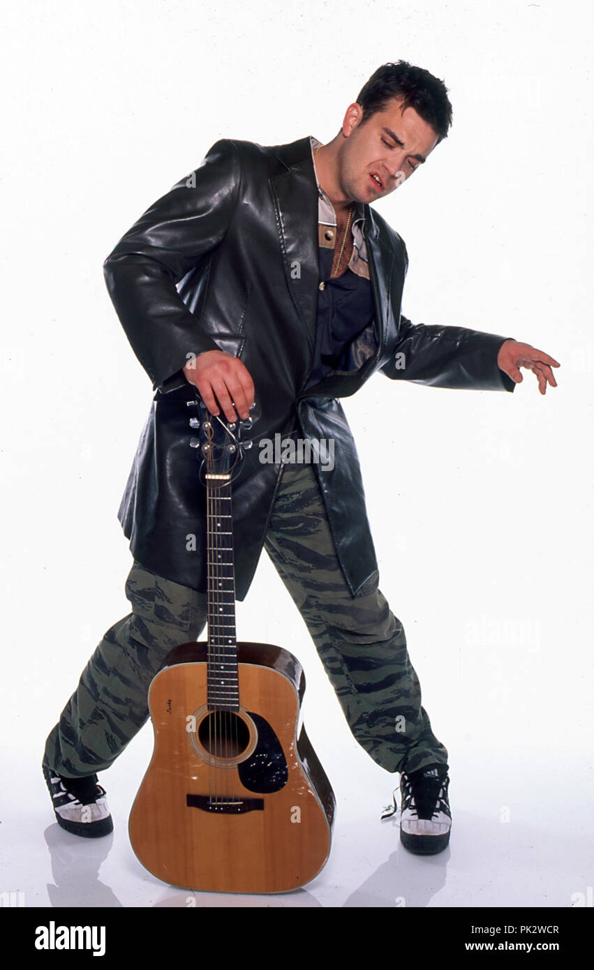 Robbie Williams on 17 April 1997 in London | usage worldwide Stock ...
