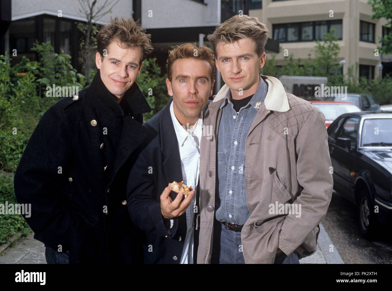 Neil Finn Crowded House 80s