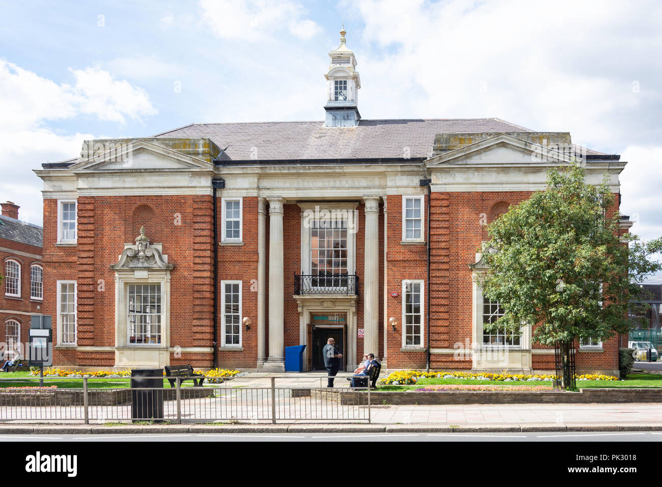 Hendon Library, The Burroughs, Hendon, London Borough of Barnet ...