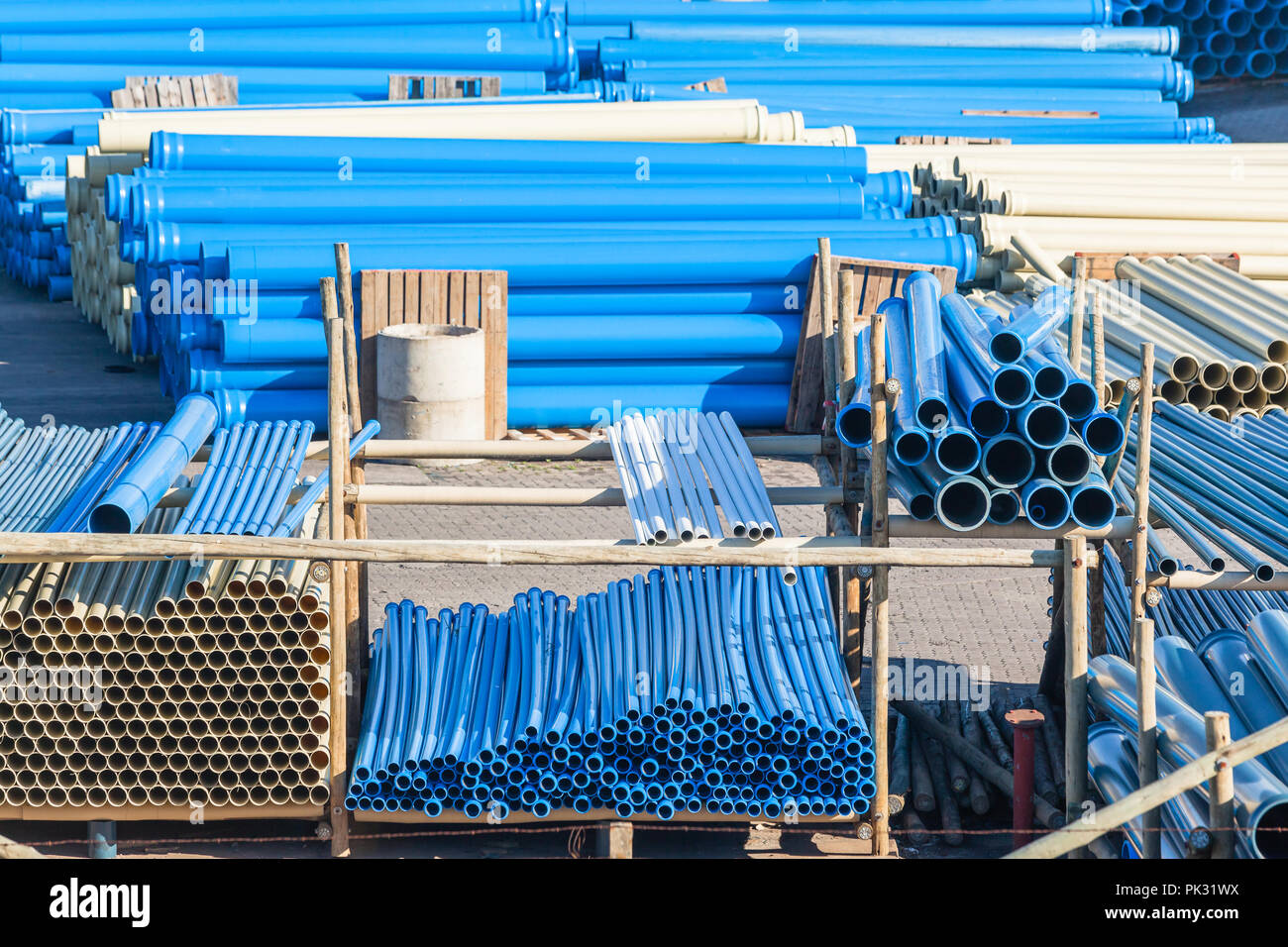 Plastic pipes lengths hi-res stock photography and images - Alamy