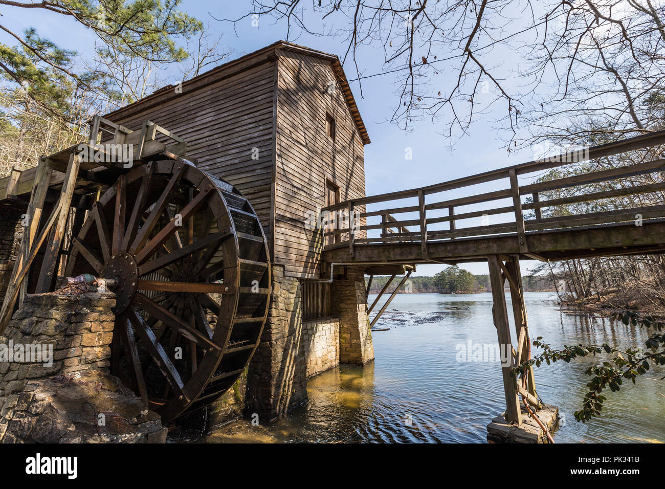 Historic stone mill bridge hi-res stock photography and images - Alamy