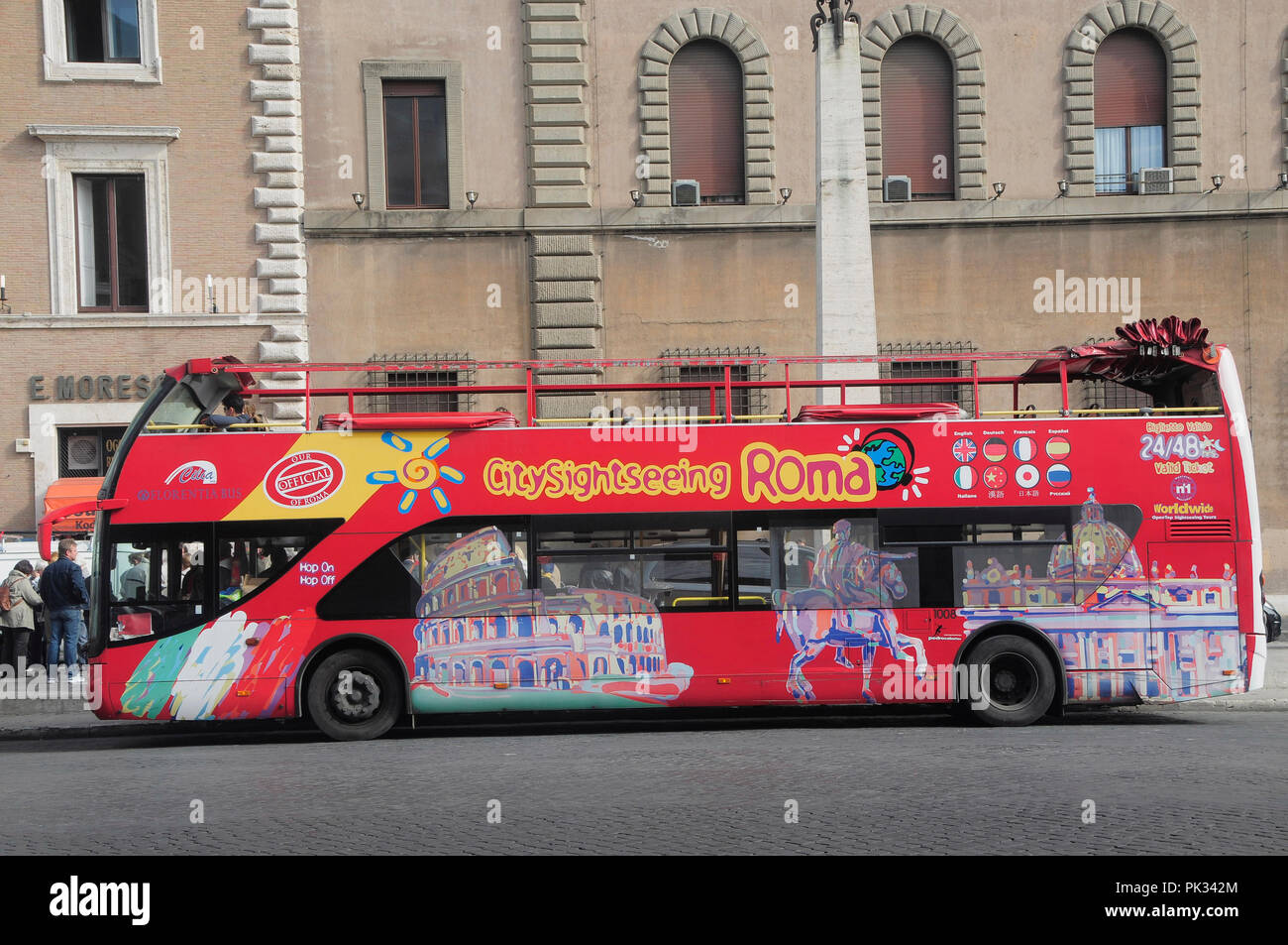 Tour bus tourbus sightseeing hi-res stock photography and images - Alamy