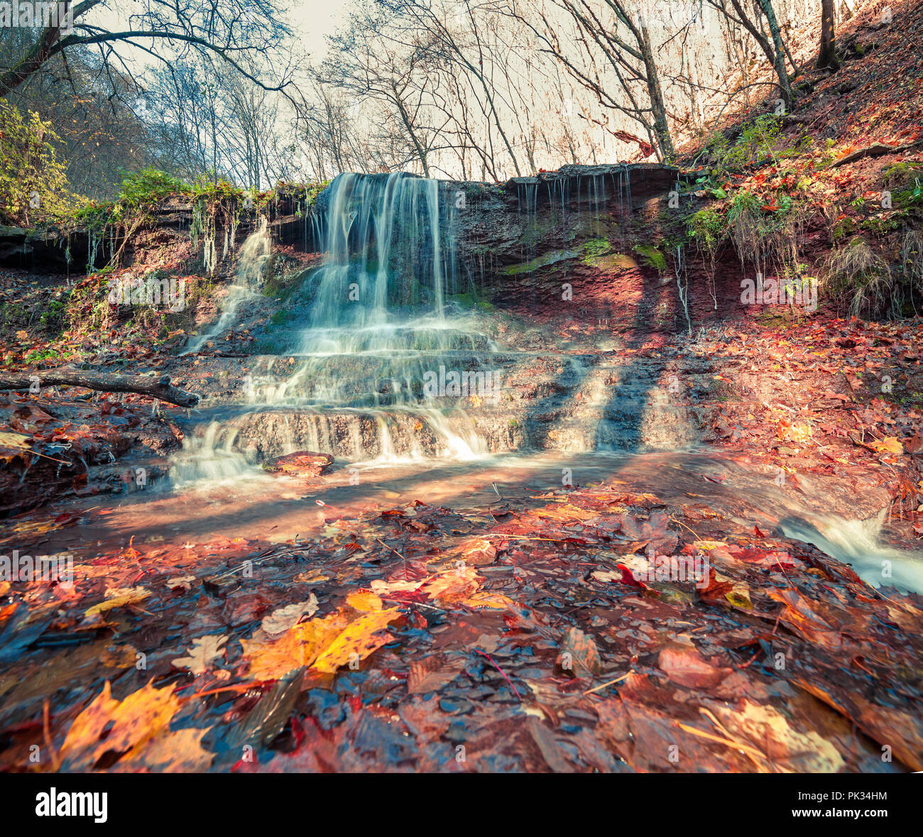 Waterfall scenery hi-res stock photography and images - Alamy