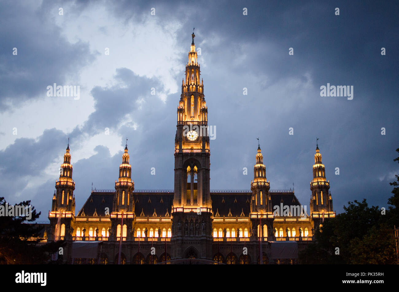 Rathauspark hi-res stock photography and images - Alamy