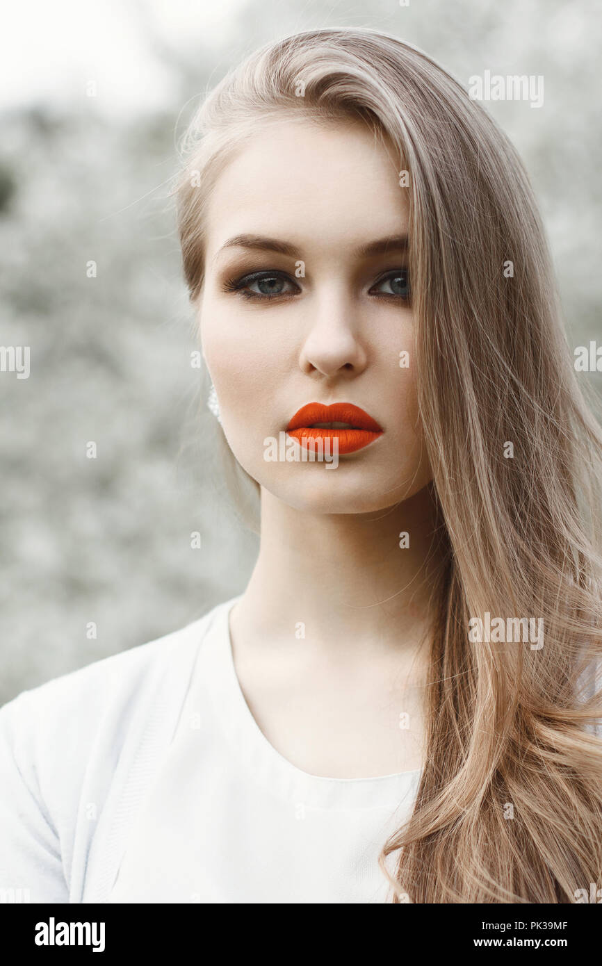 Glamorous portrait red lips hi-res stock photography and images - Alamy
