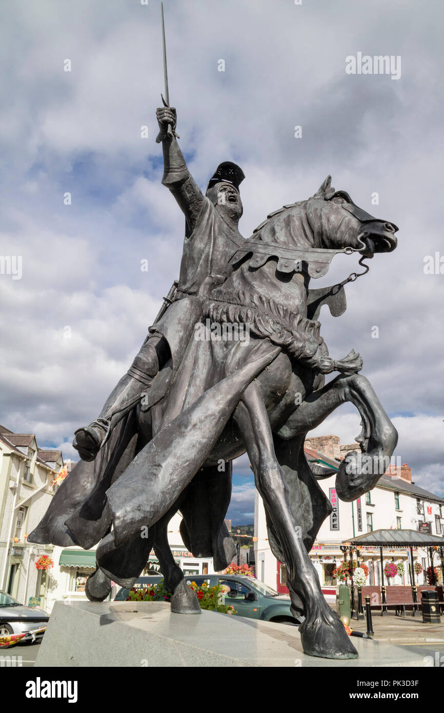 Owain Glyndŵr statue in the Welsh town of Corwen, Wales, UK Stock Photo ...