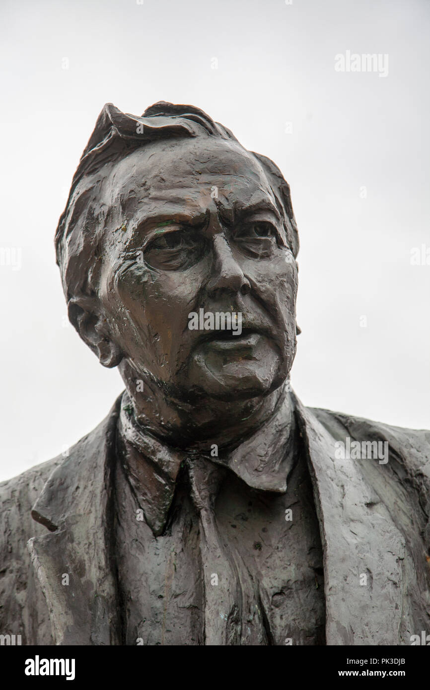 Sculpture of Former prime minister Harold Wilson by sculptor Ian ...