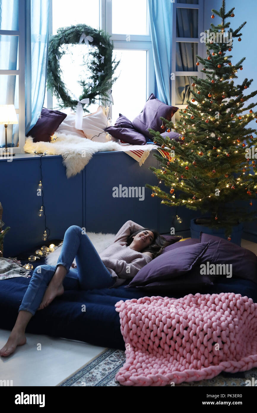 Christmas wraith hi-res stock photography and images - Alamy