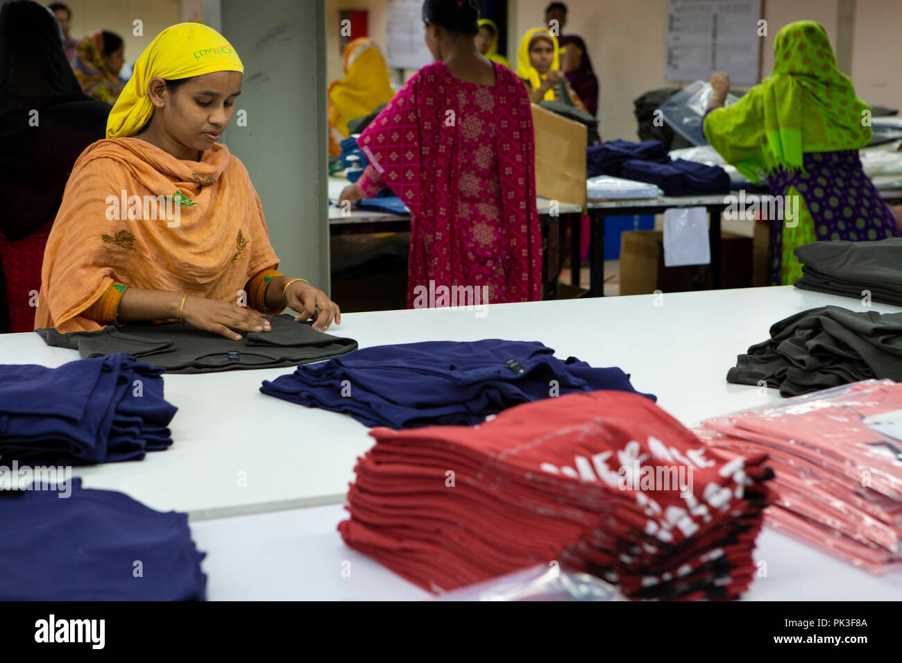 Garments bangladesh hi-res stock photography and images - Alamy
