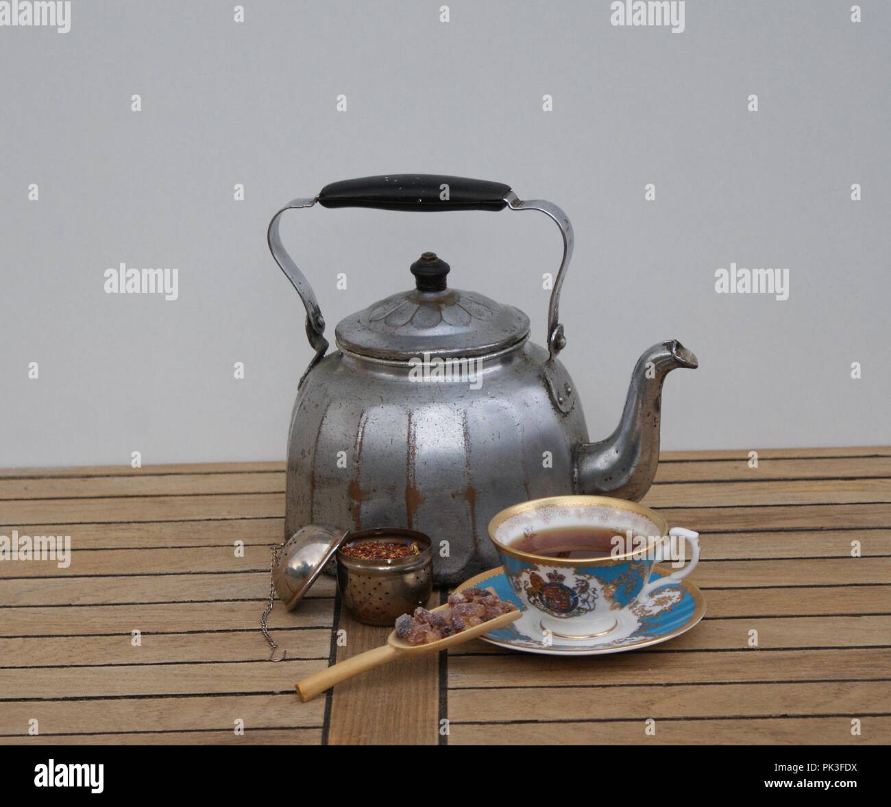 Old teapot hi-res stock photography and images - Alamy
