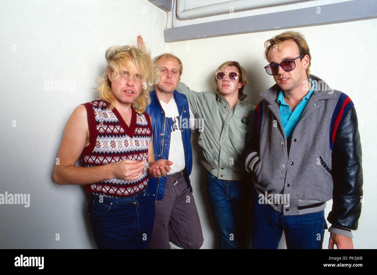 Flock of seagulls band hi-res stock photography and images - Alamy