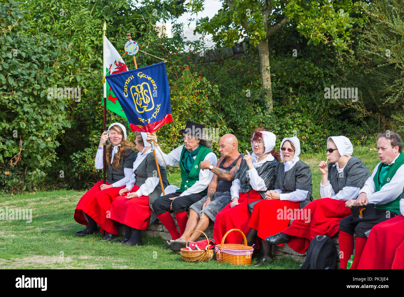 Traditional welsh costume hi-res stock photography and images - Alamy