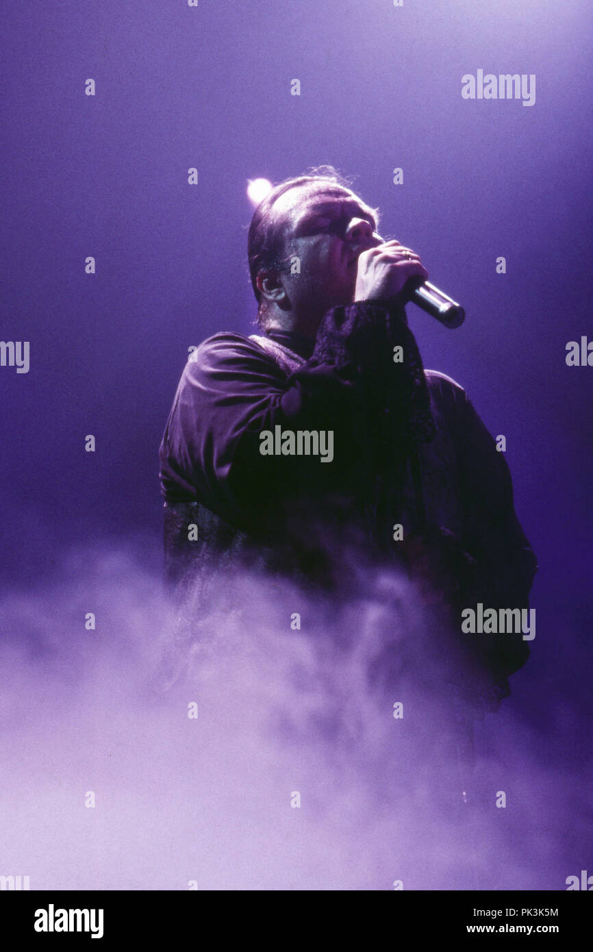 Meat loaf singer 1994 hi-res stock photography and images - Alamy