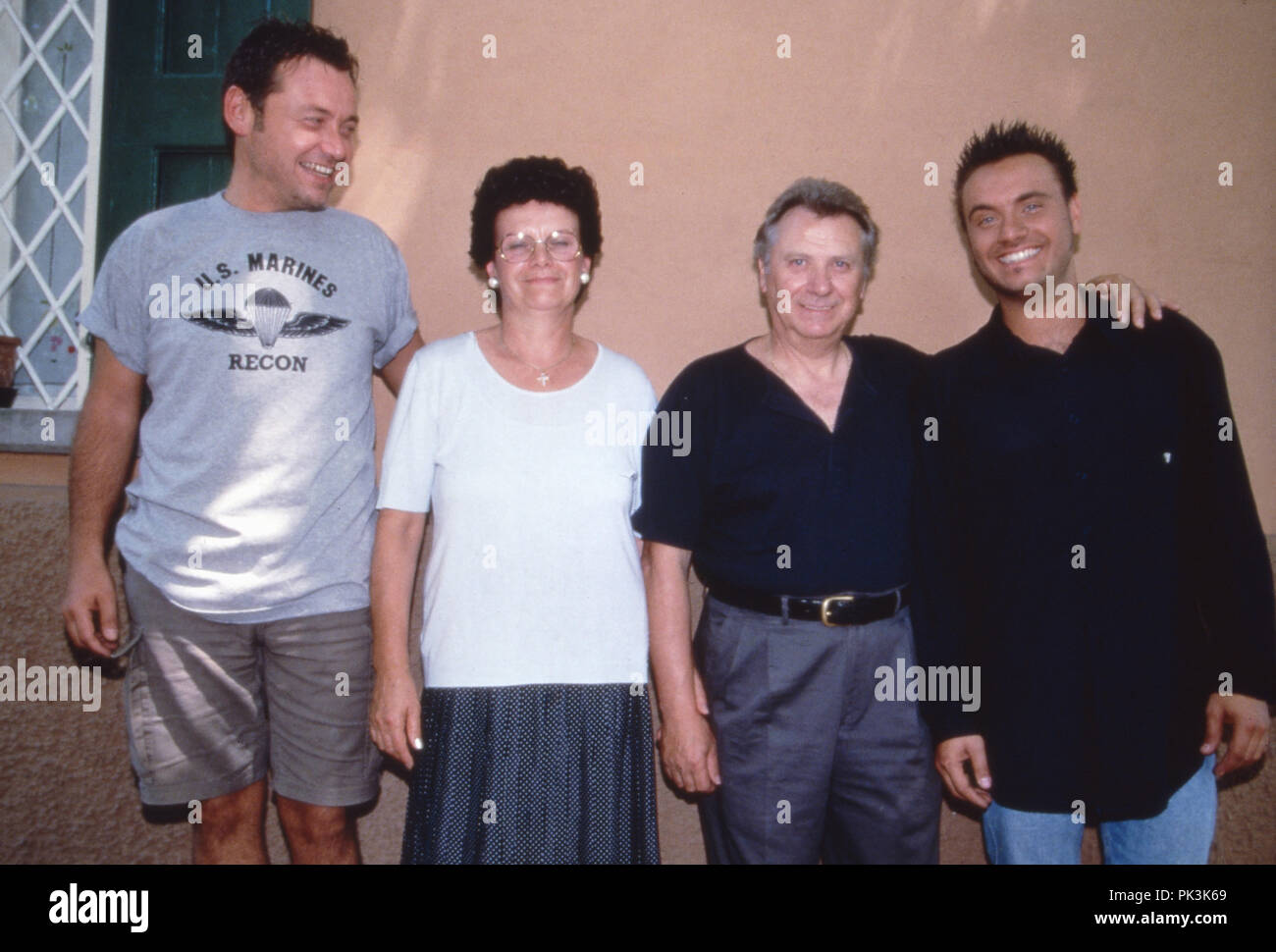 Nek, italienischer Pop-Rock-Musiker privat mit Familie in Bologna ...