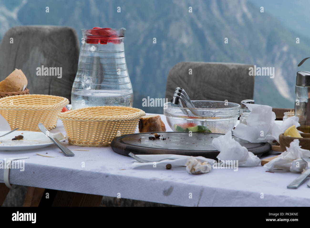Dirty Dinner Plates High Resolution Stock Photography and Images - Alamy