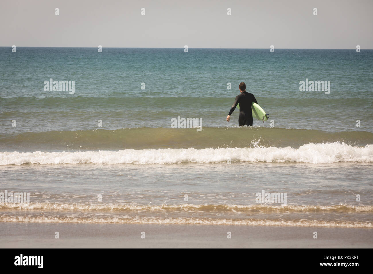 Sea surfer hi-res stock photography and images - Alamy