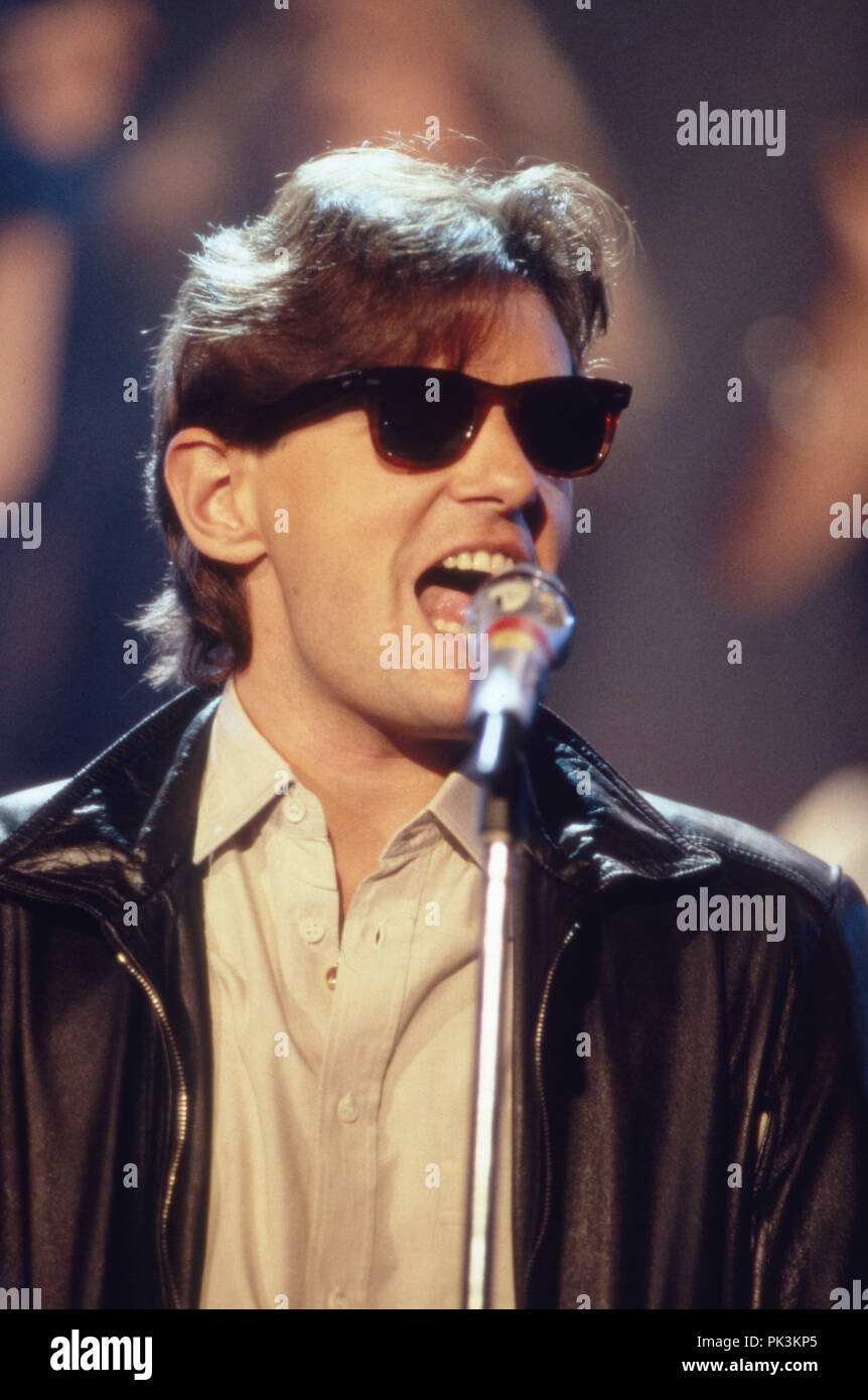 Falco, österreichischer Popsänger, bei einem Fernsehauftritt ...