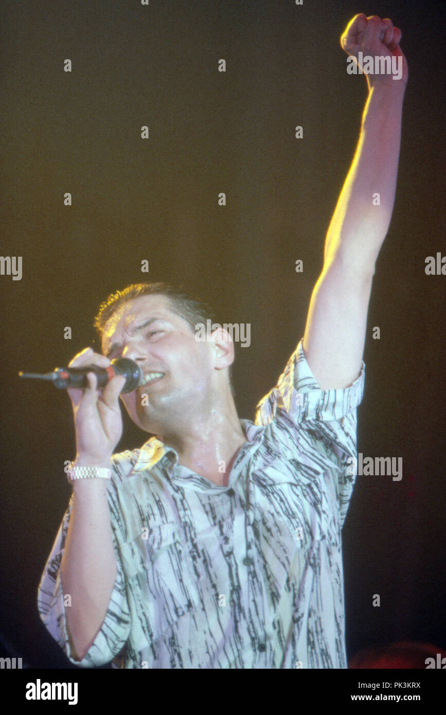 Falco, österreichischer Popsänger bei einem Auftritt, Deutschland 1986 ...