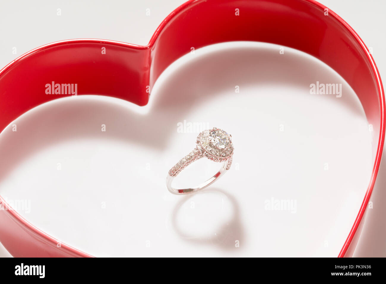 Large diamond ring hi-res stock photography and images - Alamy