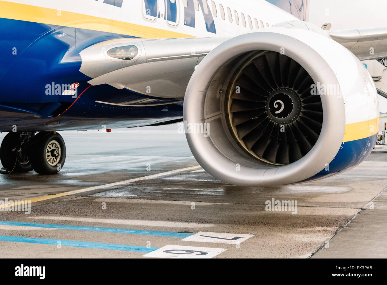 Aircraft jet engine from airliner short before take off Stock Photo - Alamy