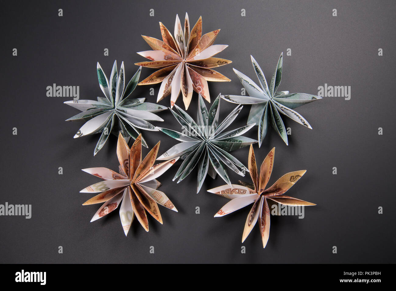flowers origami banknotes Stock Photo - Alamy