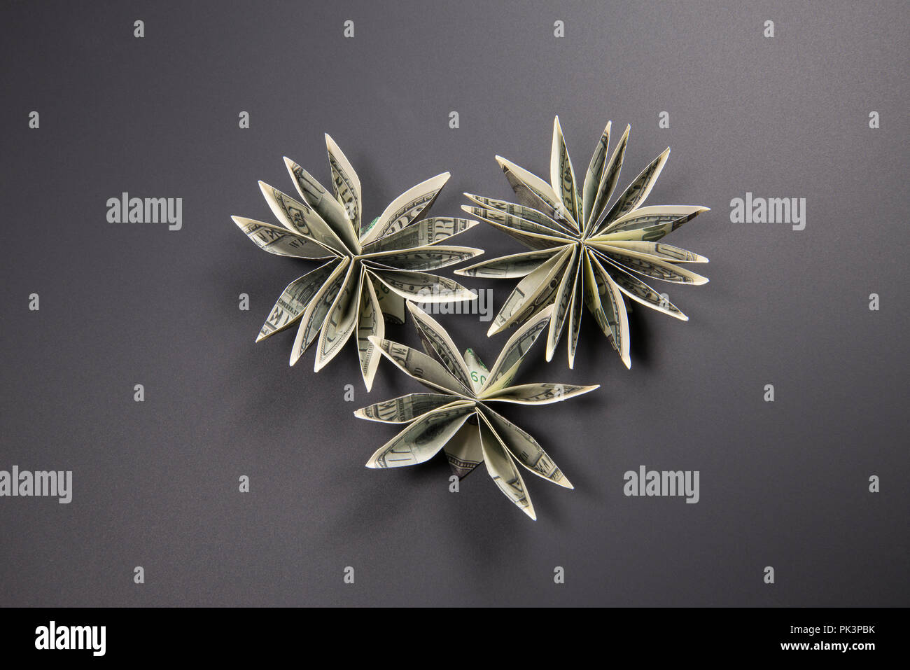 flowers origami banknotes Stock Photo - Alamy