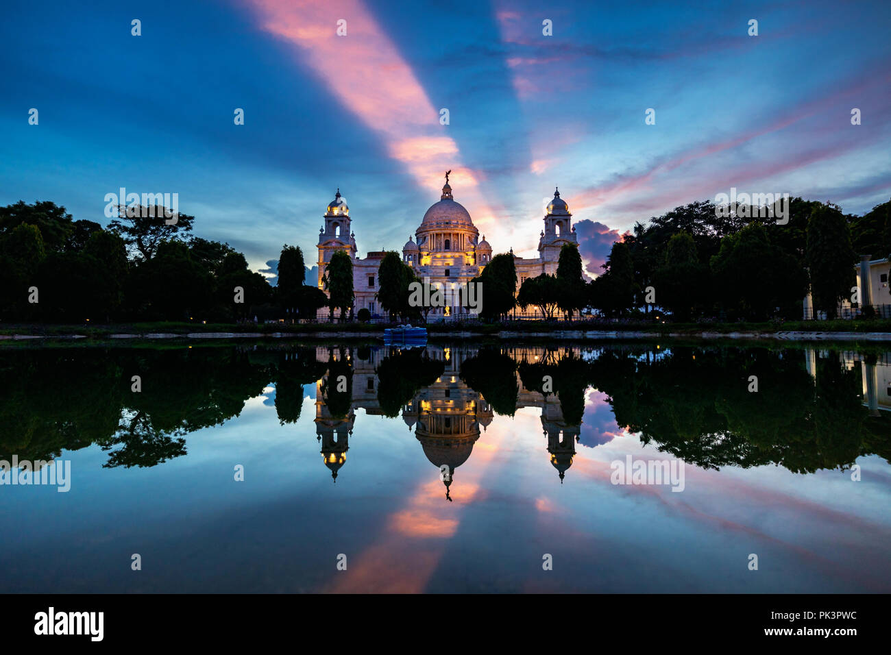 Victoria Memorial shining bright during the epic light of blue hour ...