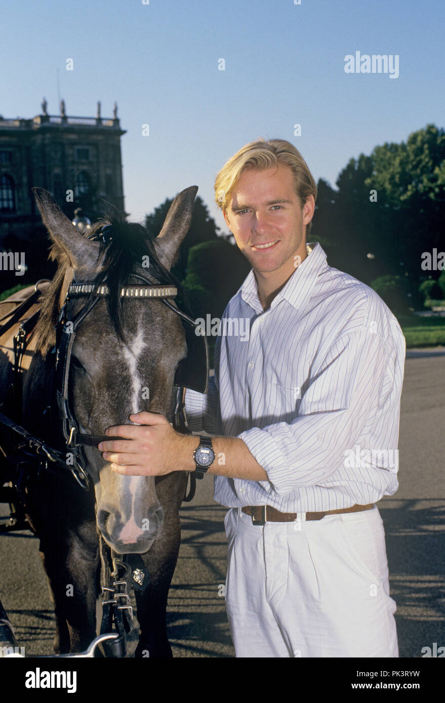 Jason Connery on 08.08.1987 in Wien. | usage worldwide Stock Photo - Alamy