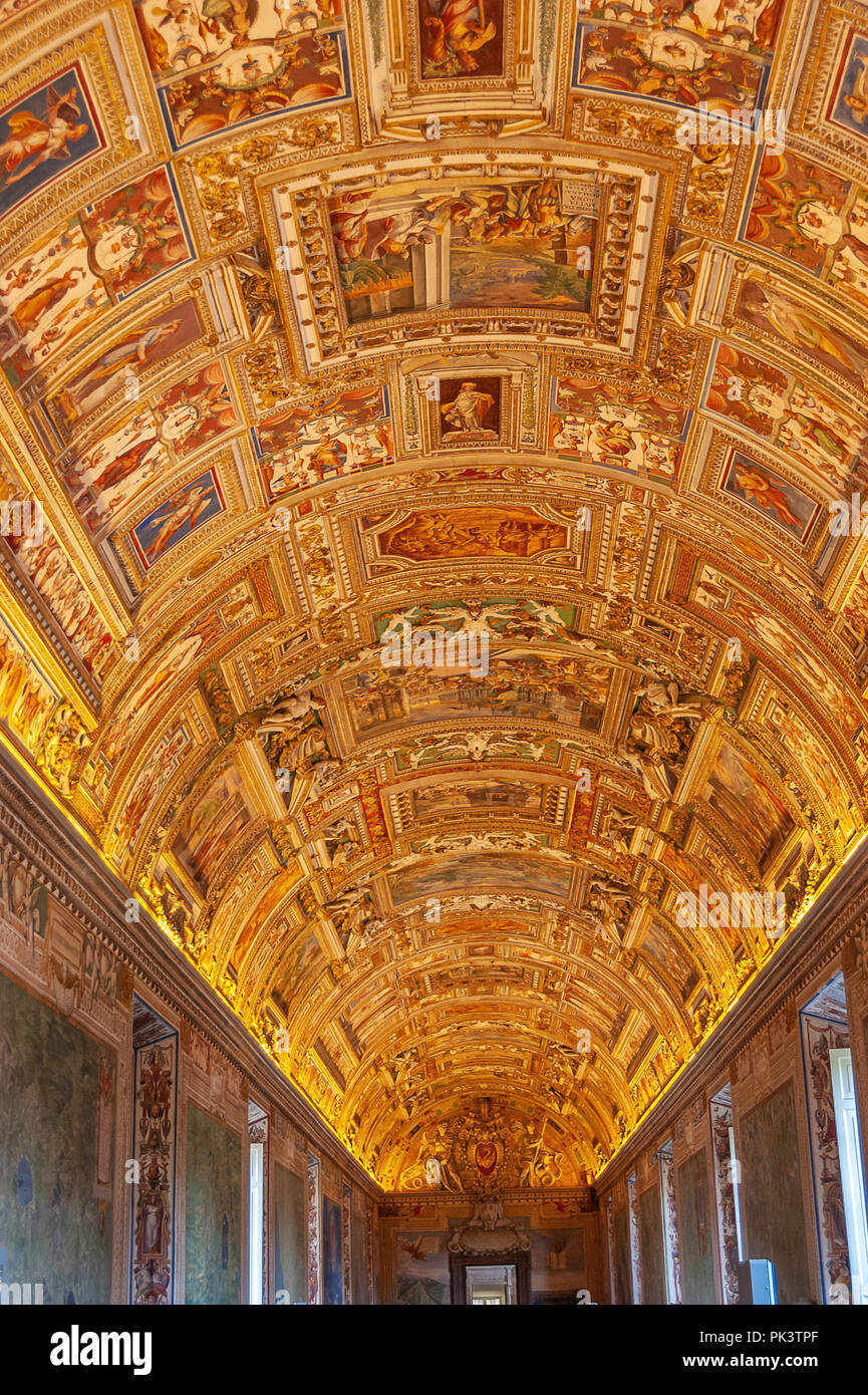 Vatican ceiling hi-res stock photography and images - Alamy