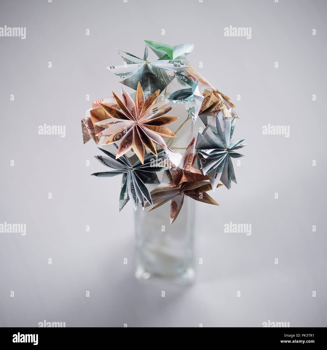 flowers origami banknotes Stock Photo - Alamy