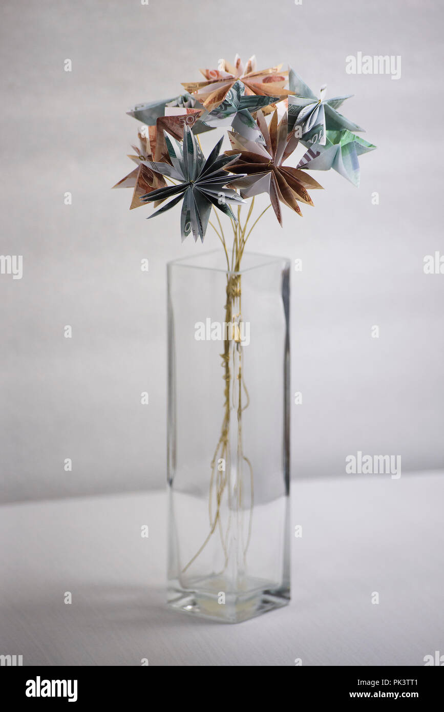 flowers origami banknotes Stock Photo - Alamy