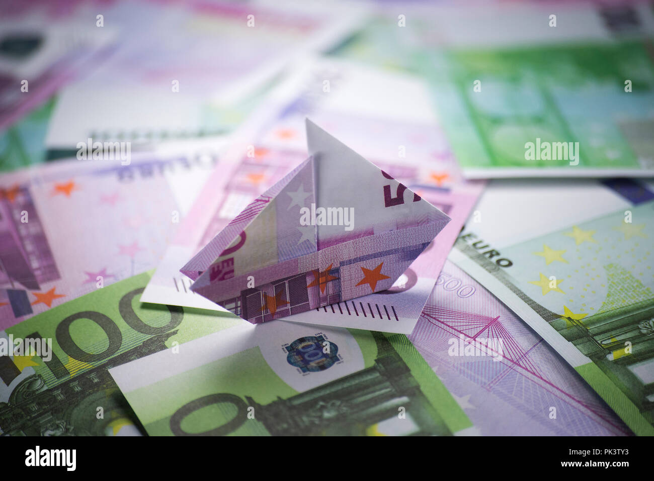 ship origami banknotes Stock Photo - Alamy