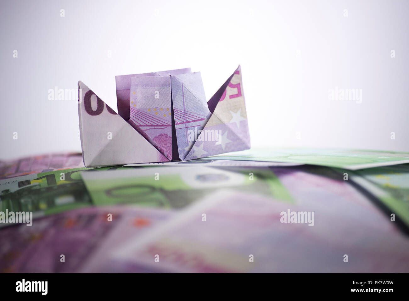 ship origami banknotes Stock Photo - Alamy
