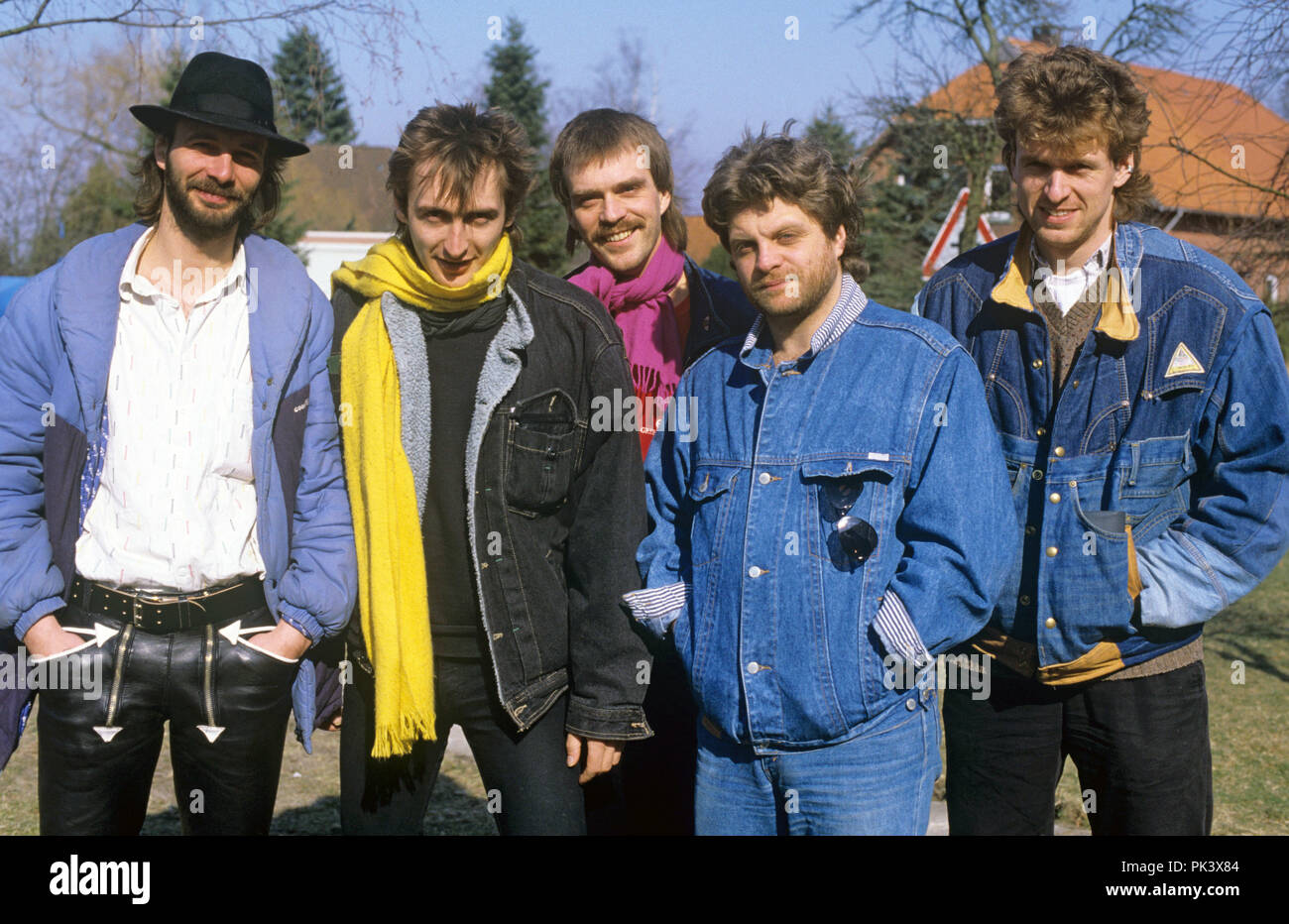Clowns & Helden (mit Sänger Carsten Pape) on 11.03.1987. | usage ...