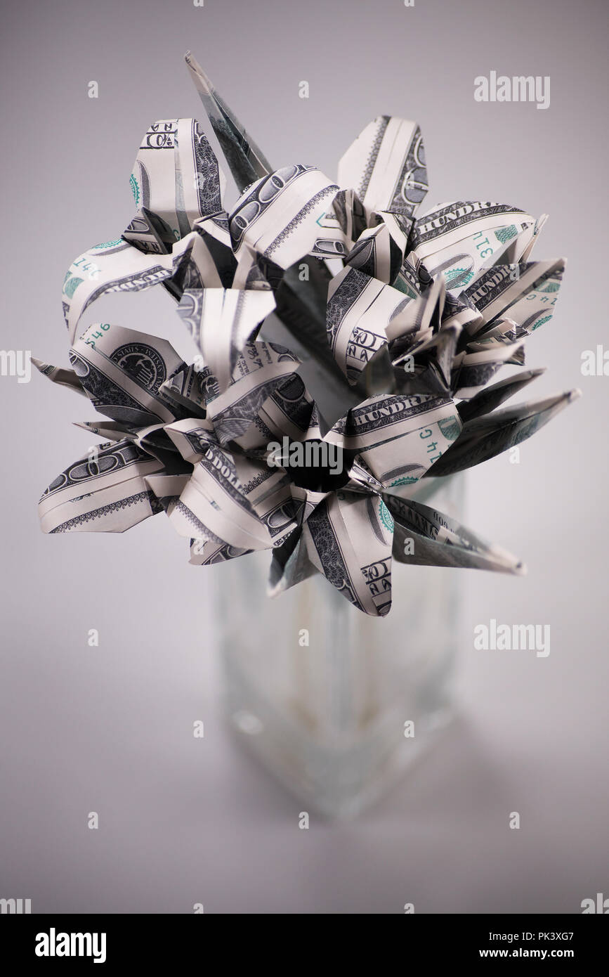 flowers origami banknotes Stock Photo - Alamy
