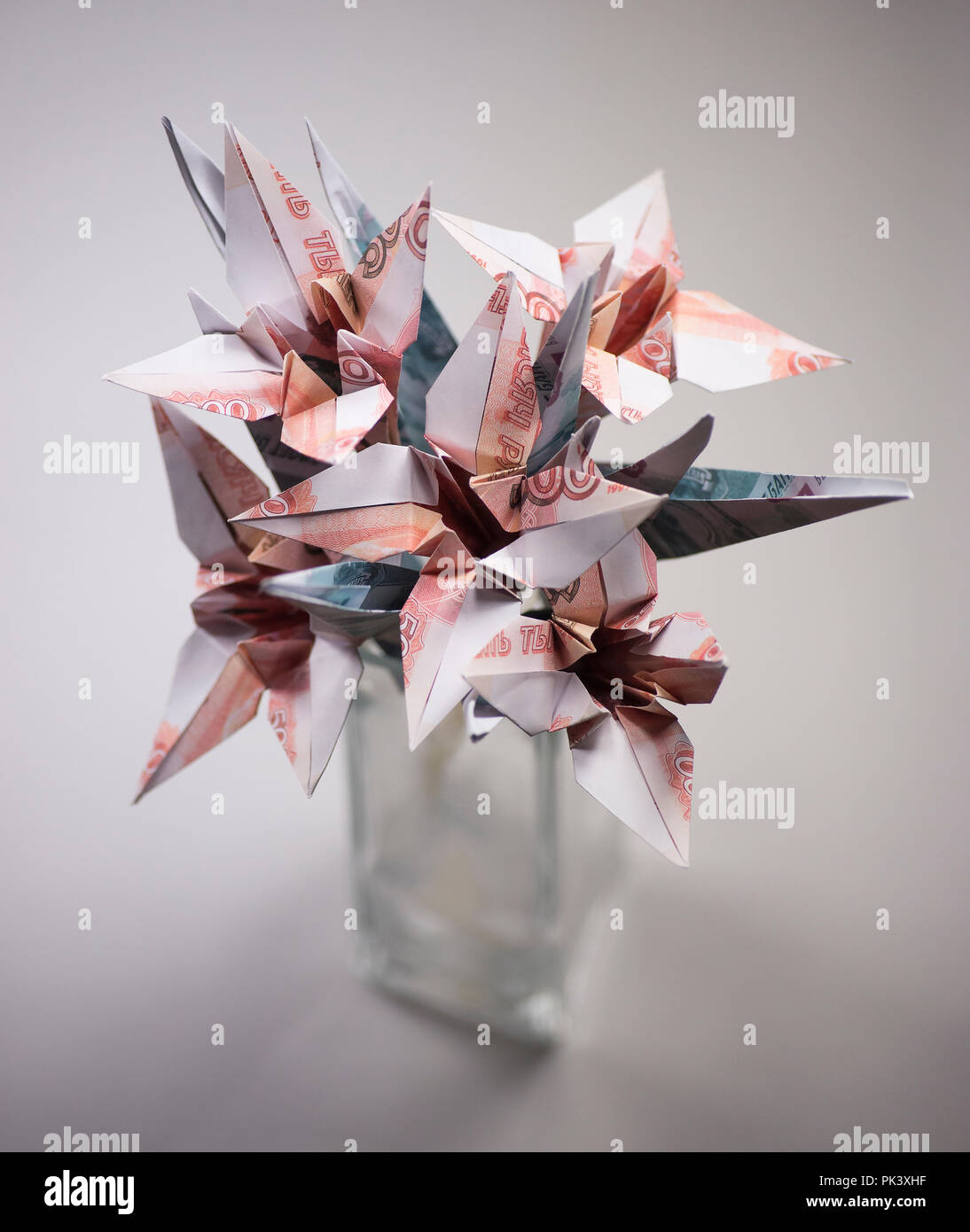flowers origami banknotes Stock Photo - Alamy