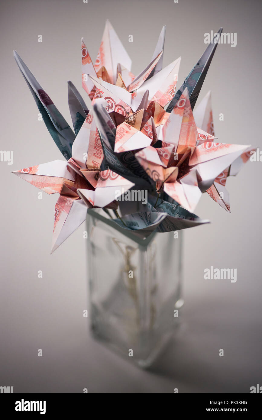 flowers origami banknotes Stock Photo - Alamy