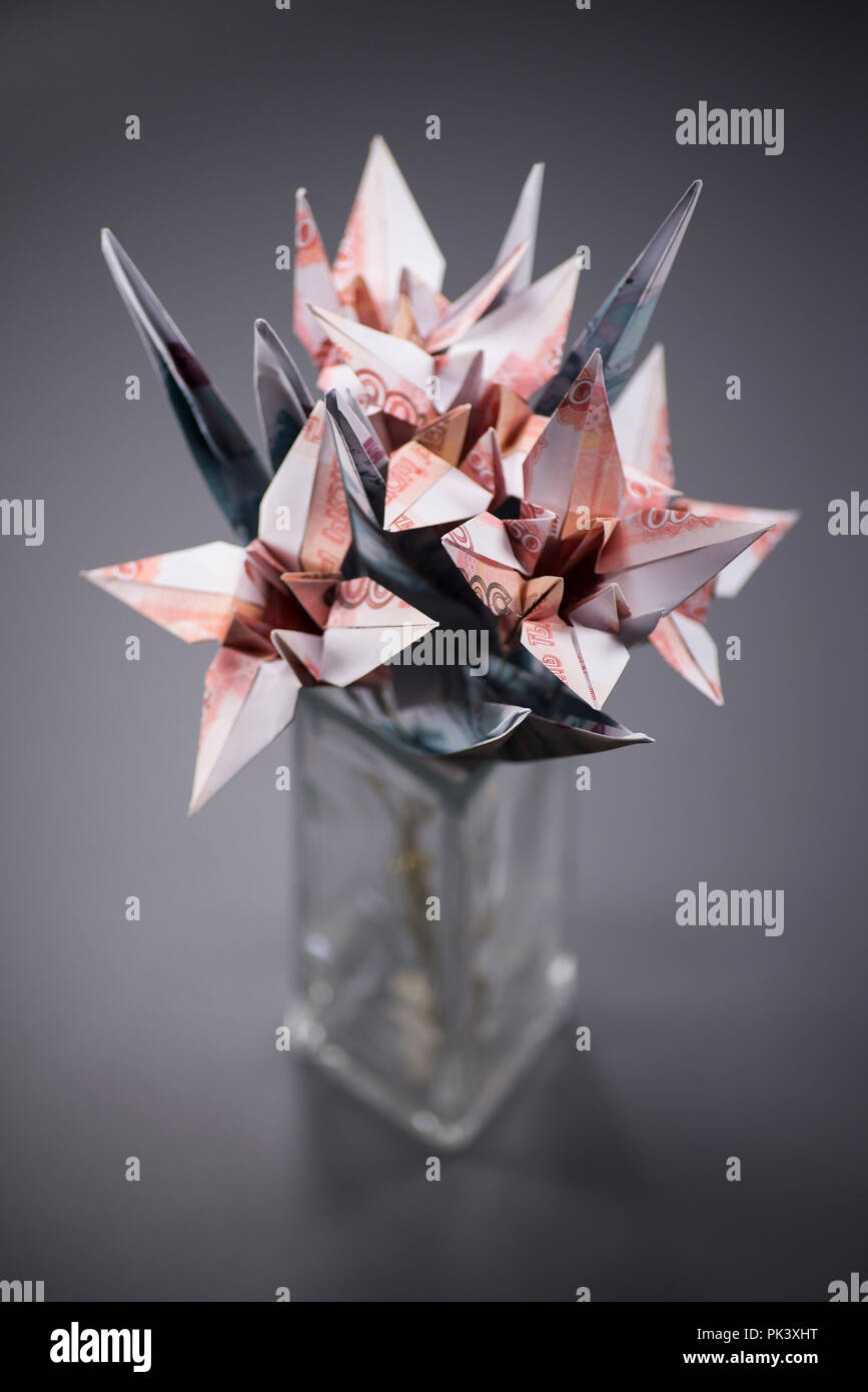 flowers origami banknotes Stock Photo - Alamy