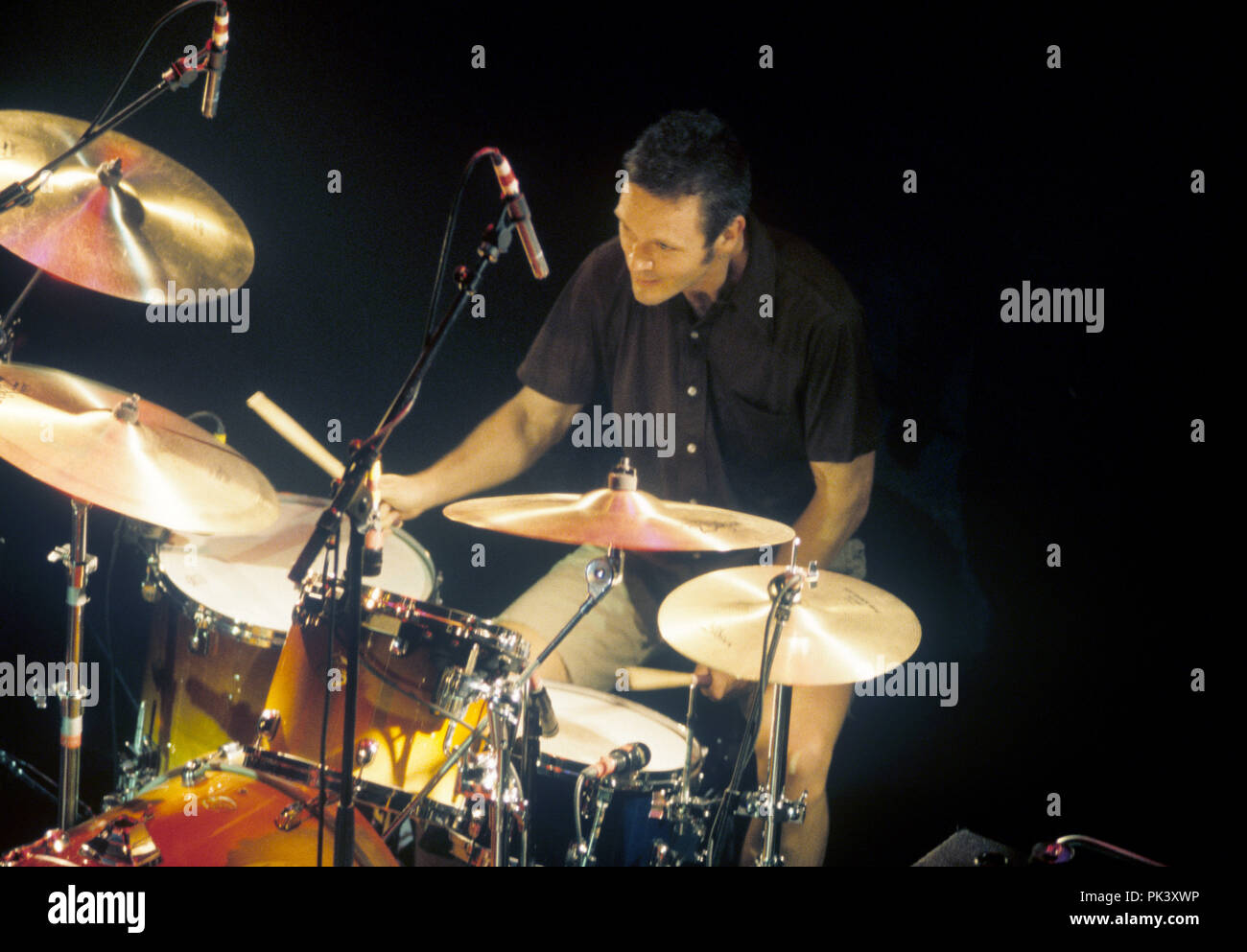 Goo Goo Dolls (Mike Malinin) on 28.01.1999 in Hamburg. | usage ...