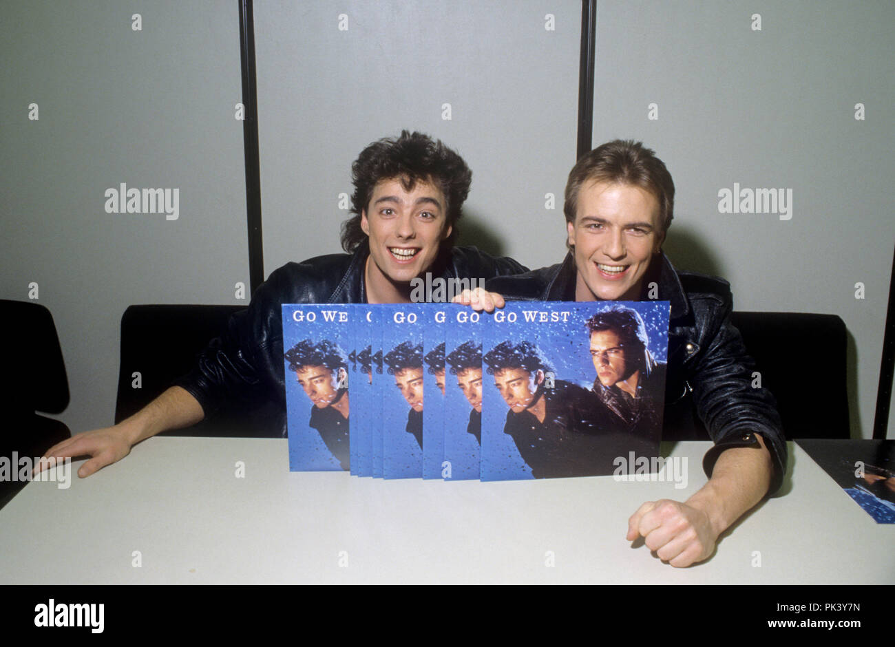 Go West (l-r): Richard Drummie, Peter Cox on 04.04.1985. | usage ...