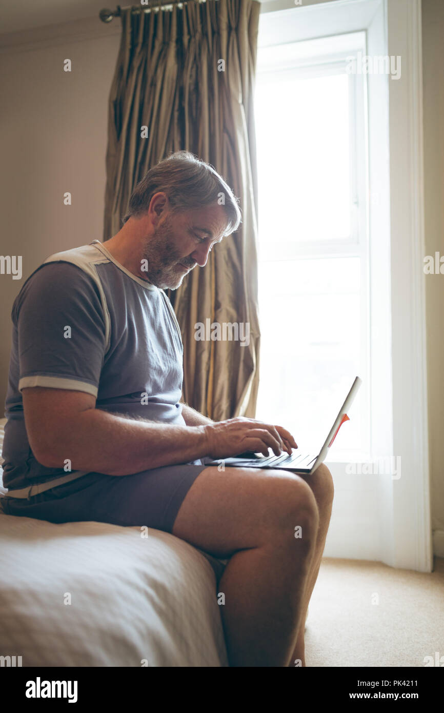 Man bedroom hi-res stock photography and images - Alamy