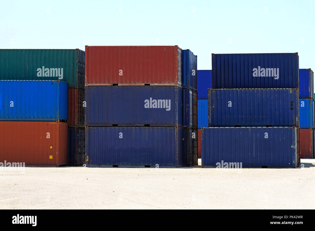Metal containers warehouse hi-res stock photography and images - Alamy