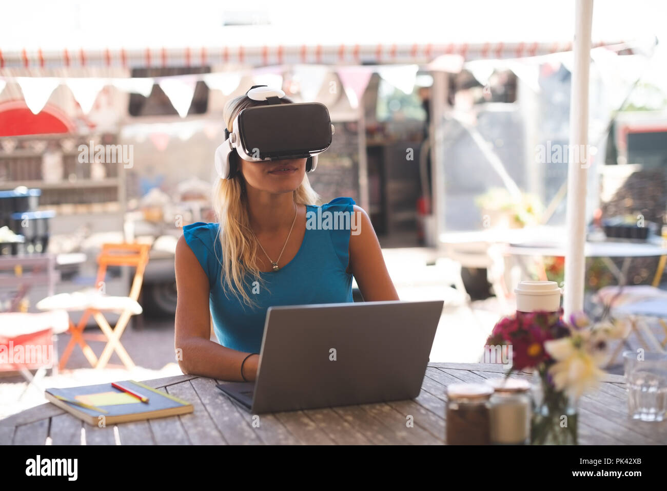 Virtual laptop hi-res stock photography and images - Alamy