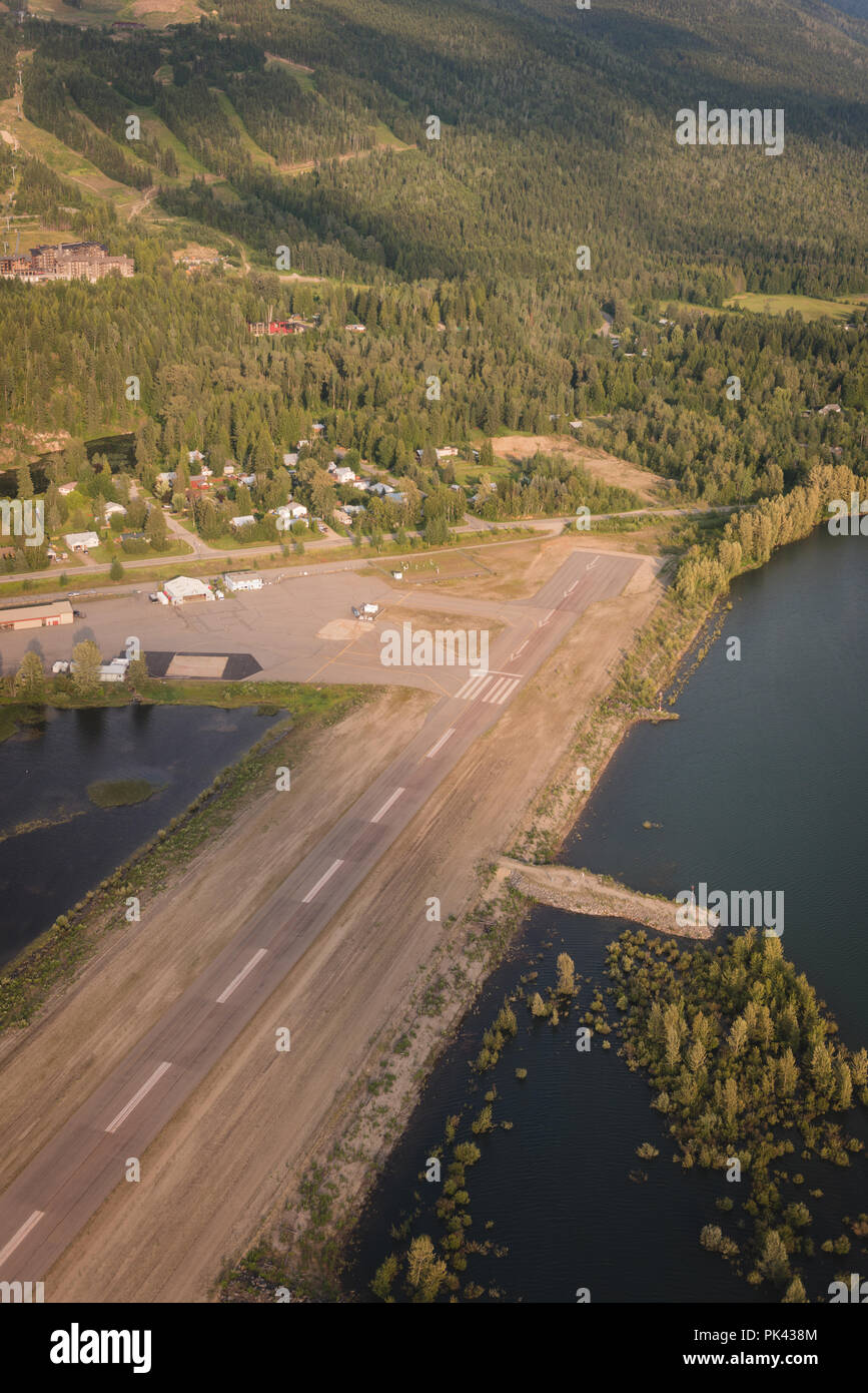 Aerial view of runway hi-res stock photography and images - Alamy