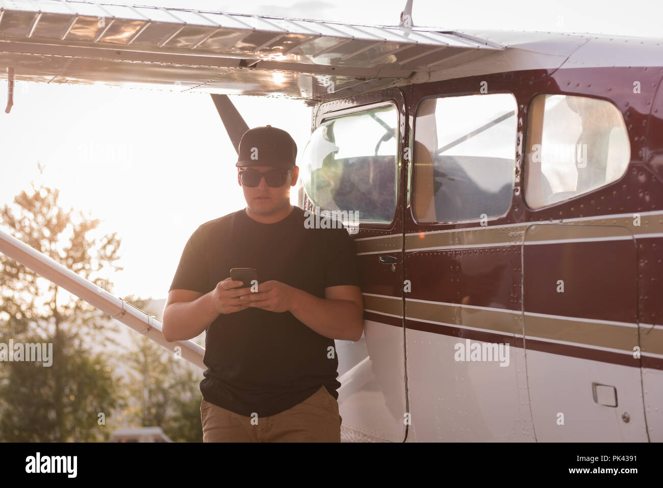 Man standing near an aircraft hi-res stock photography and images - Alamy