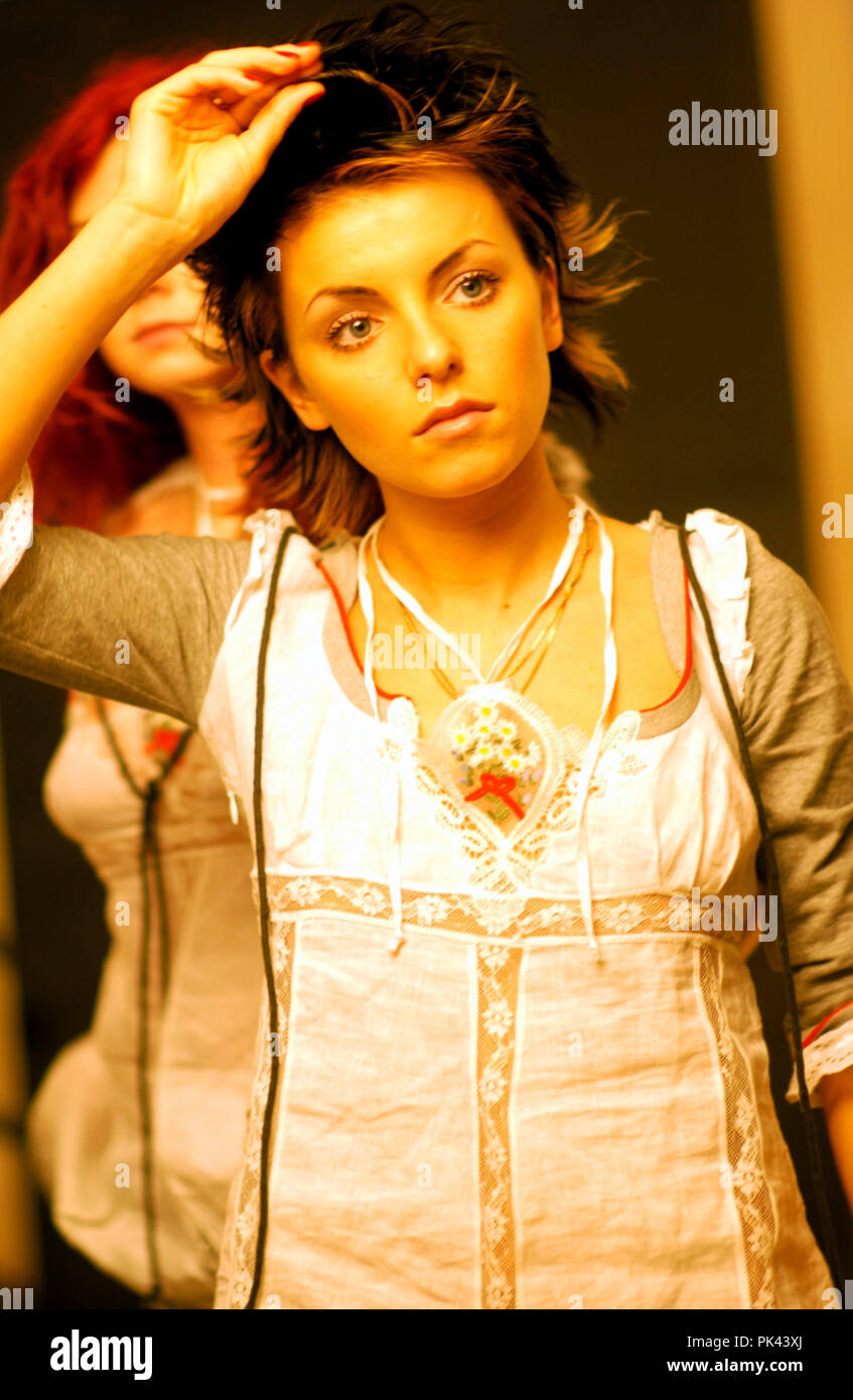 Tatu on 08.02.2003 in Moskau. | usage worldwide Stock Photo - Alamy